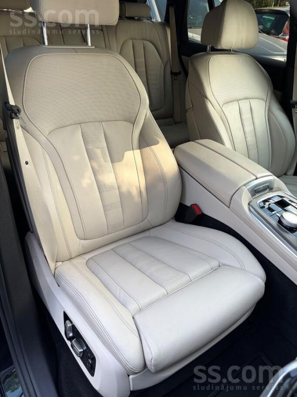 Black BMW X5 2019 in Riga, with an engine capacity of 3.00 L and mileage of 161 thousand km for 41990 €, photo 8 on AUTOMOTO.COM.LV