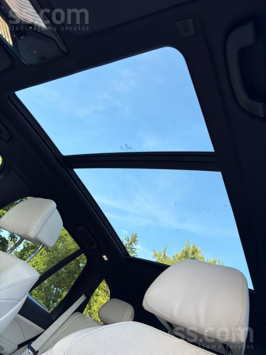 Black BMW X5 2019 in Riga, with an engine capacity of 3.00 L and mileage of 161 thousand km for 41990 €, photo 13 on AUTOMOTO.COM.LV