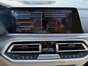 Black BMW X5 2019 in Riga, with an engine capacity of 3.00 L and mileage of 161 thousand km for 41990 €, photo 18 on AUTOMOTO.COM.LV