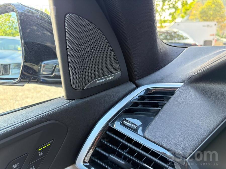 Black BMW X5 2019 in Riga, with an engine capacity of 3.00 L and mileage of 161 thousand km for 41990 €, photo 21 on AUTOMOTO.COM.LV