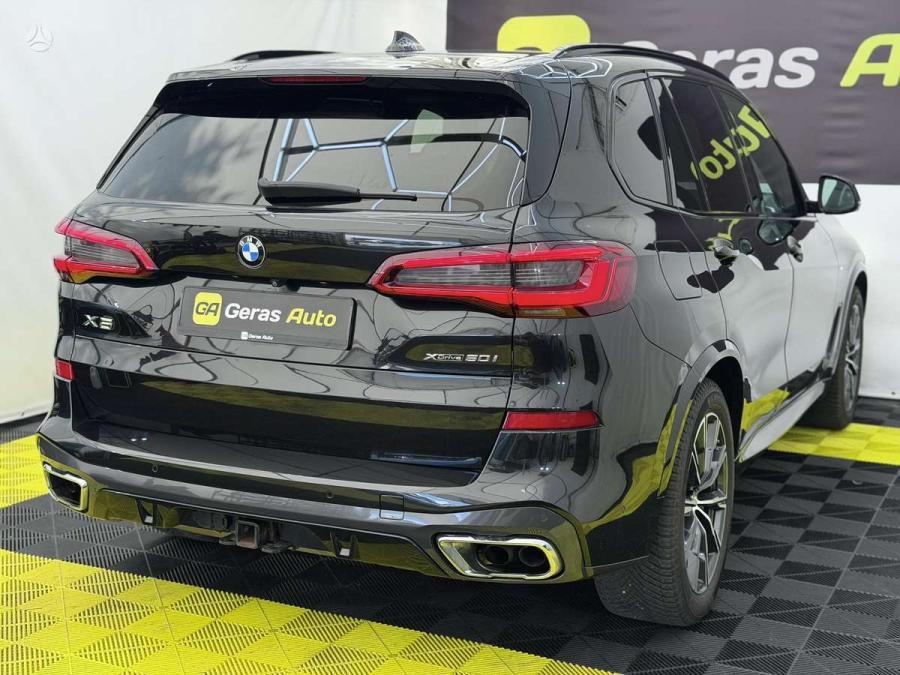 Melns BMW X5 2019 Viļņa, ar dzinēja tilpumu 4.40 L un nobraukumu 252 tūkst. km par 35300 €, foto 5 vietnē AUTOMOTO.COM.LV