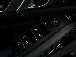 Melns BMW X5 2019 Viļņa, ar dzinēja tilpumu 4.40 L un nobraukumu 252 tūkst. km par 35300 €, foto 23 vietnē AUTOMOTO.COM.LV