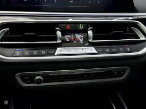 Melns BMW X5 2019 Viļņa, ar dzinēja tilpumu 4.40 L un nobraukumu 252 tūkst. km par 35300 €, foto 28 vietnē AUTOMOTO.COM.LV