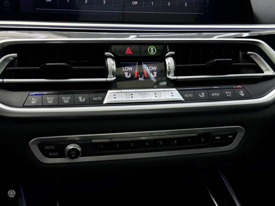 Melns BMW X5 2019 Viļņa, ar dzinēja tilpumu 4.40 L un nobraukumu 252 tūkst. km par 35300 €, foto 28 vietnē AUTOMOTO.COM.LV