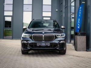 Black BMW X5 2019 in Kaunas, with an engine capacity of 2.99 L and mileage of 164 thousand km for 39450 €, photo 5 on AUTOMOTO.COM.LV