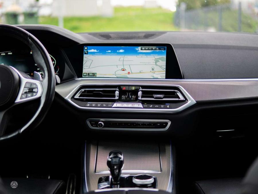 Black BMW X5 2019 in Kaunas, with an engine capacity of 2.99 L and mileage of 164 thousand km for 39450 €, photo 23 on AUTOMOTO.COM.LV