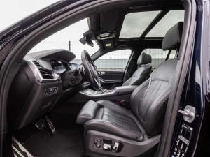Black BMW X5 2019 in Kaunas, with an engine capacity of 2.99 L and mileage of 164 thousand km for 39450 €, photo 26 on AUTOMOTO.COM.LV