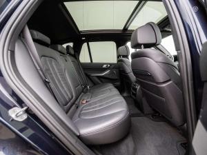 Black BMW X5 2019 in Kaunas, with an engine capacity of 2.99 L and mileage of 164 thousand km for 39450 €, photo 37 on AUTOMOTO.COM.LV