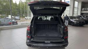 Black BMW X5 2019 in Marijampole, with an engine capacity of 2.99 L and mileage of 259 thousand km for 36999 €, photo 7 on AUTOMOTO.COM.LV