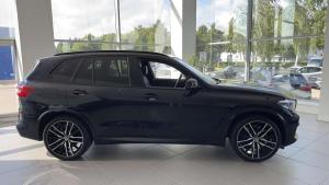 Black BMW X5 2019 in Marijampole, with an engine capacity of 2.99 L and mileage of 259 thousand km for 36999 €, photo 9 on AUTOMOTO.COM.LV