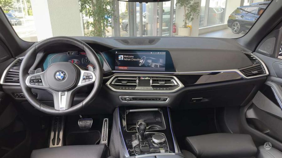 Black BMW X5 2019 in Marijampole, with an engine capacity of 2.99 L and mileage of 259 thousand km for 36999 €, photo 14 on AUTOMOTO.COM.LV