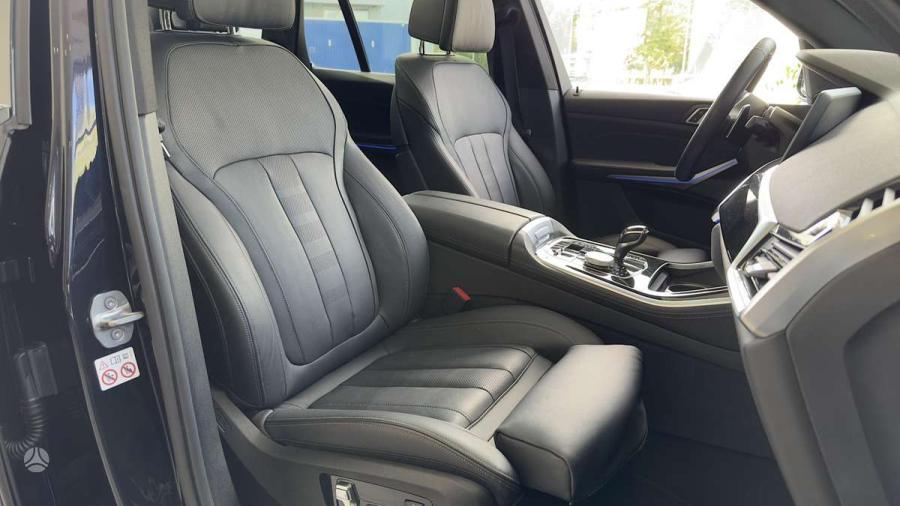 Black BMW X5 2019 in Marijampole, with an engine capacity of 2.99 L and mileage of 259 thousand km for 36999 €, photo 18 on AUTOMOTO.COM.LV