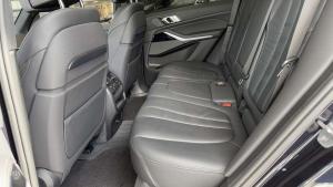 Black BMW X5 2019 in Marijampole, with an engine capacity of 2.99 L and mileage of 259 thousand km for 36999 €, photo 19 on AUTOMOTO.COM.LV