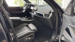 Black BMW X5 2019 in Marijampole, with an engine capacity of 2.99 L and mileage of 259 thousand km for 36999 €, photo 20 on AUTOMOTO.COM.LV
