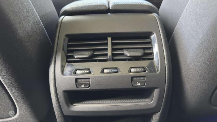 Black BMW X5 2019 in Marijampole, with an engine capacity of 2.99 L and mileage of 259 thousand km for 36999 €, photo 27 on AUTOMOTO.COM.LV