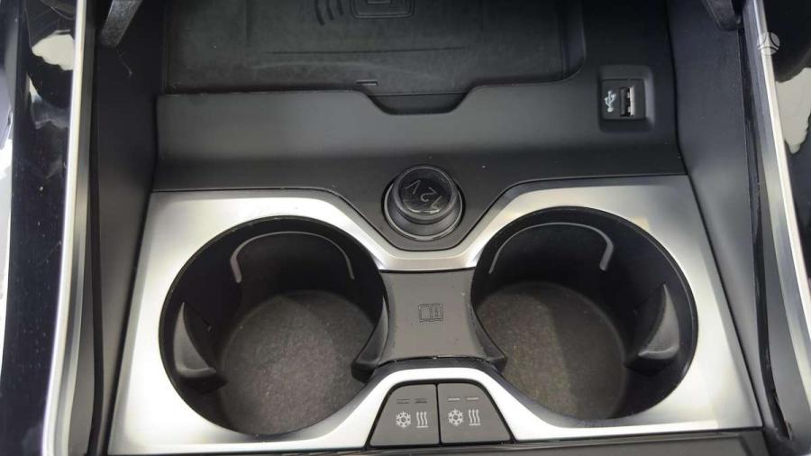 Black BMW X5 2019 in Marijampole, with an engine capacity of 2.99 L and mileage of 259 thousand km for 36999 €, photo 28 on AUTOMOTO.COM.LV