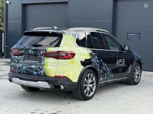 Black BMW X5 2019 in Kaunas, with an engine capacity of 2.99 L and mileage of 236 thousand km for 26250 €, photo 5 on AUTOMOTO.COM.LV