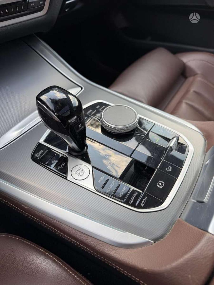 Black BMW X5 2019 in Kaunas, with an engine capacity of 2.99 L and mileage of 236 thousand km for 26250 €, photo 11 on AUTOMOTO.COM.LV