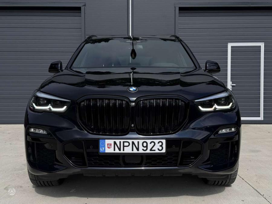 Black BMW X5 2019 in Utena, with an engine capacity of 2.99 L and mileage of 192 thousand km for 45000 €, photo 6 on AUTOMOTO.COM.LV