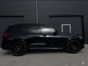 Black BMW X5 2019 in Utena, with an engine capacity of 2.99 L and mileage of 192 thousand km for 45000 €, photo 9 on AUTOMOTO.COM.LV