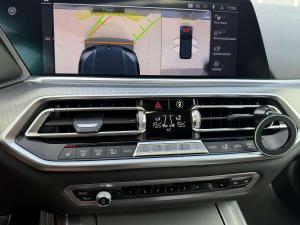 Black BMW X5 2019 in Utena, with an engine capacity of 2.99 L and mileage of 192 thousand km for 45000 €, photo 19 on AUTOMOTO.COM.LV