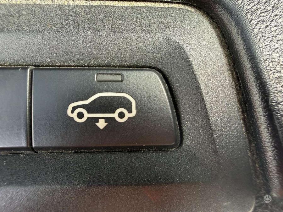 Black BMW X5 2019 in Utena, with an engine capacity of 2.99 L and mileage of 192 thousand km for 45000 €, photo 25 on AUTOMOTO.COM.LV