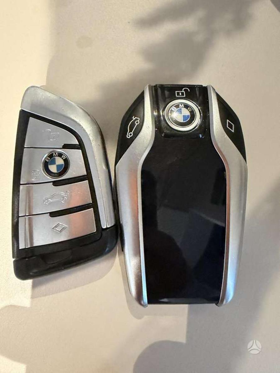 Black BMW X5 2019 in Utena, with an engine capacity of 2.99 L and mileage of 192 thousand km for 45000 €, photo 40 on AUTOMOTO.COM.LV
