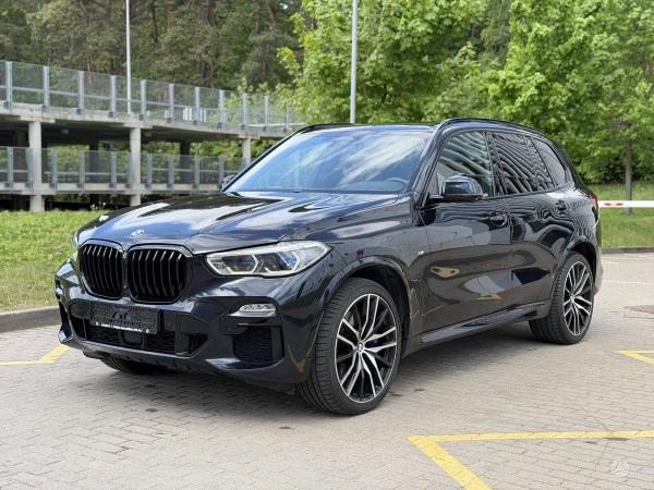 Melns BMW X5 2019 Viļņa, ar dzinēja tilpumu 3.00 L un nobraukumu 188 tūkst. km par 40499 €, foto 1 vietnē AUTOMOTO.COM.LV