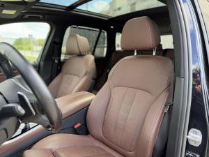 Black BMW X5 2019 in Vilnius, with an engine capacity of 3.00 L and mileage of 188 thousand km for 40499 €, photo 11 on AUTOMOTO.COM.LV