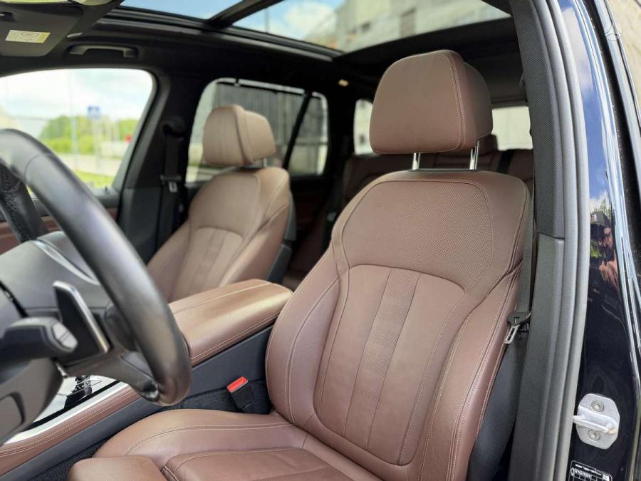 Black BMW X5 2019 in Vilnius, with an engine capacity of 3.00 L and mileage of 188 thousand km for 40499 €, photo 11 on AUTOMOTO.COM.LV