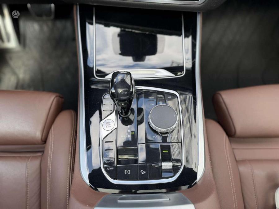 Black BMW X5 2019 in Vilnius, with an engine capacity of 3.00 L and mileage of 188 thousand km for 40499 €, photo 14 on AUTOMOTO.COM.LV