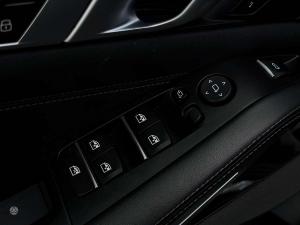 Melns BMW X5 2019 Viļņa, ar dzinēja tilpumu 4.40 L un nobraukumu 252 tūkst. km par 35290 €, foto 23 vietnē AUTOMOTO.COM.LV