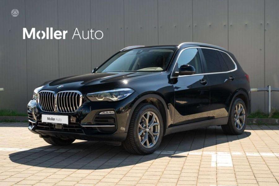 Black BMW X5 2019 in Vilnius, with an engine capacity of 3.00 L and mileage of 212 thousand km for 31200 €, photo 1 on AUTOMOTO.COM.LV