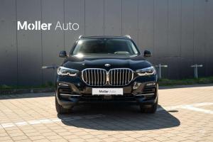 Black BMW X5 2019 in Vilnius, with an engine capacity of 3.00 L and mileage of 212 thousand km for 31200 €, photo 4 on AUTOMOTO.COM.LV