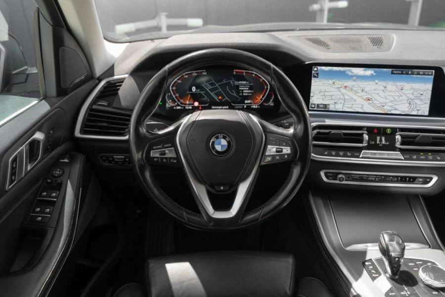 Black BMW X5 2019 in Vilnius, with an engine capacity of 3.00 L and mileage of 212 thousand km for 31200 €, photo 23 on AUTOMOTO.COM.LV