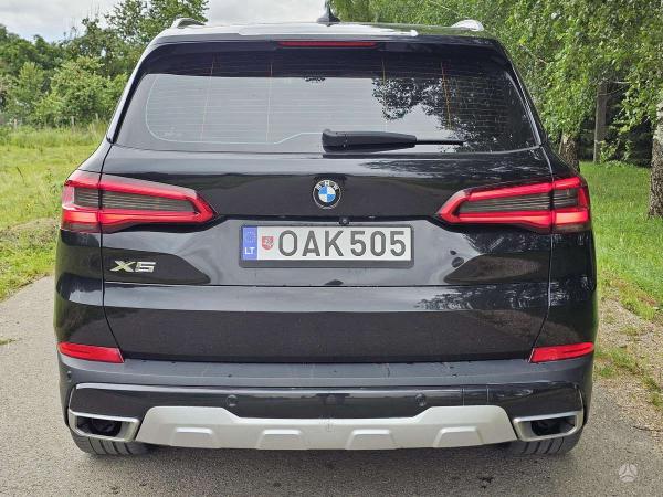 BMW X5 2019 Šilutė vietnē Melns BMW X5 2019 Šilutė, ar dzinēja tilpumu 2.99 L un nobraukumu 317 tūkst. km par 29500 €, foto 4 vietnē AUTOMOTO.COM.LV