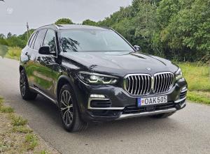 Black BMW X5 2019 in Silute, with an engine capacity of 2.99 L and mileage of 317 thousand km for 29500 €, photo 6 on AUTOMOTO.COM.LV