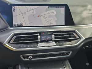 Black BMW X5 2019 in Silute, with an engine capacity of 2.99 L and mileage of 317 thousand km for 29500 €, photo 16 on AUTOMOTO.COM.LV