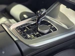 Black BMW X5 2019 in Silute, with an engine capacity of 2.99 L and mileage of 317 thousand km for 29500 €, photo 21 on AUTOMOTO.COM.LV