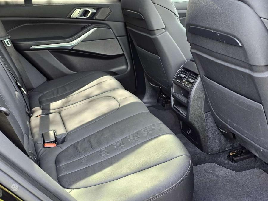 Black BMW X5 2019 in Silute, with an engine capacity of 2.99 L and mileage of 317 thousand km for 29500 €, photo 23 on AUTOMOTO.COM.LV