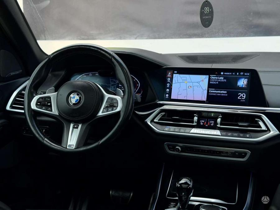 Black BMW X5 2019 in Vilnius, with an engine capacity of 4.40 L and mileage of 252 thousand km for 35290 €, photo 19 on AUTOMOTO.COM.LV