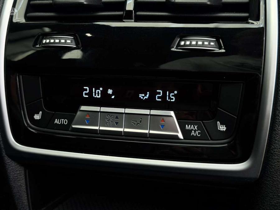 Black BMW X5 2019 in Vilnius, with an engine capacity of 4.40 L and mileage of 252 thousand km for 35290 €, photo 21 on AUTOMOTO.COM.LV