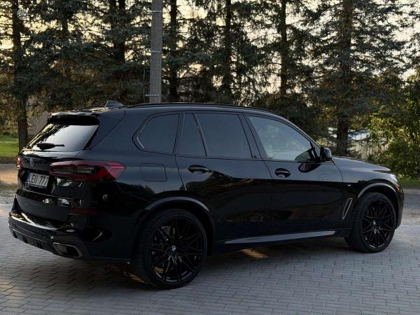 Black BMW X5 2019 in Rokiskis, with an engine capacity of 2.99 L and mileage of 178 thousand km for 35850 €, photo 8 on AUTOMOTO.COM.LV