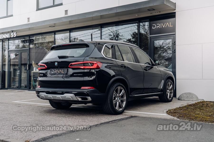 Melns BMW X5 2019 Tallina, ar dzinēja tilpumu 3.00 L un nobraukumu 159 tūkst. km par 40900 €, foto 6 vietnē AUTOMOTO.COM.LV