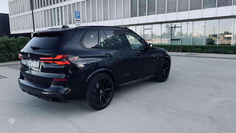 Black BMW X5 2019 in Vilnius, with an engine capacity of 2.99 L and mileage of 220 thousand km for 37200 €, photo 9 on AUTOMOTO.COM.LV