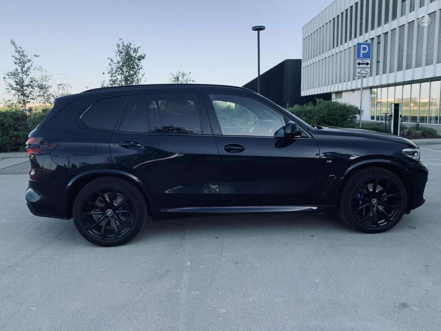 Black BMW X5 2019 in Vilnius, with an engine capacity of 2.99 L and mileage of 220 thousand km for 37200 €, photo 10 on AUTOMOTO.COM.LV