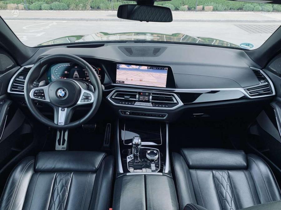 Black BMW X5 2019 in Vilnius, with an engine capacity of 2.99 L and mileage of 220 thousand km for 37200 €, photo 14 on AUTOMOTO.COM.LV
