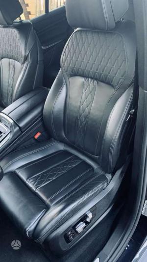 Black BMW X5 2019 in Vilnius, with an engine capacity of 2.99 L and mileage of 220 thousand km for 37200 €, photo 16 on AUTOMOTO.COM.LV