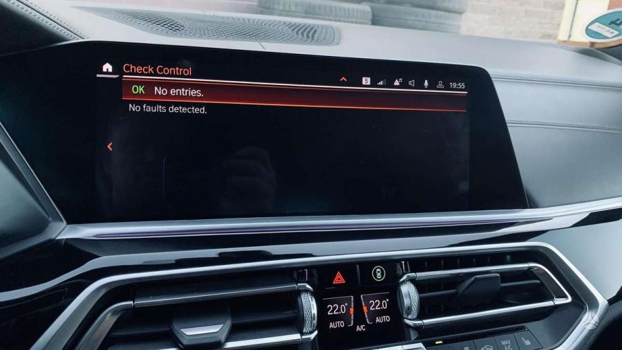 Black BMW X5 2019 in Vilnius, with an engine capacity of 2.99 L and mileage of 220 thousand km for 37200 €, photo 22 on AUTOMOTO.COM.LV