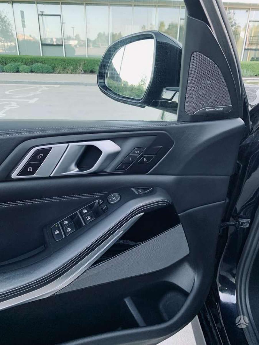 Black BMW X5 2019 in Vilnius, with an engine capacity of 2.99 L and mileage of 220 thousand km for 37200 €, photo 23 on AUTOMOTO.COM.LV